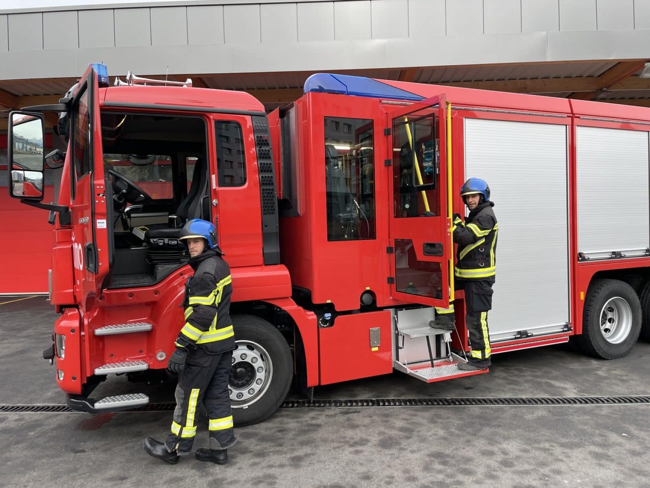 CIMO compte le seul corps de sapeurs pompiers professionnels en Valais ...